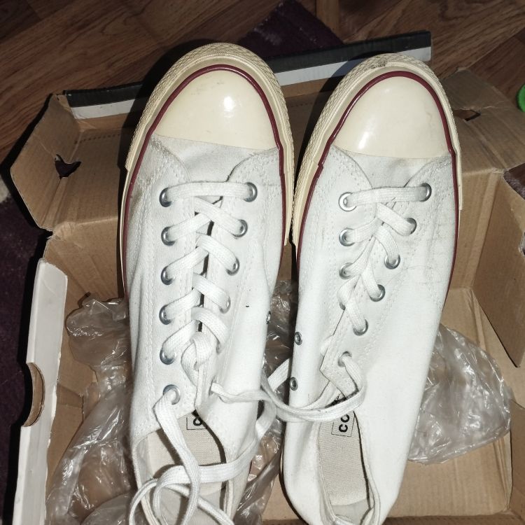အခမဲ့ပစ္စည်းများ - converse တစ်ခါပဲ အသုံးပြုရသေး Price in Myanmar ...