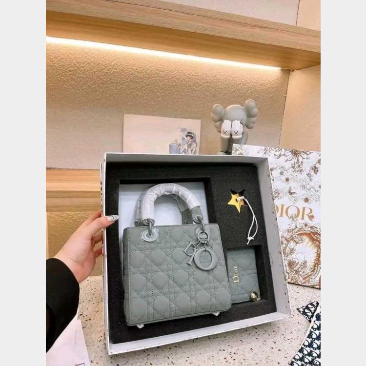 အဝတ်အထည်နှင့် အဆင်တန်ဆာများ - dior women bag Price in Myanmar ...