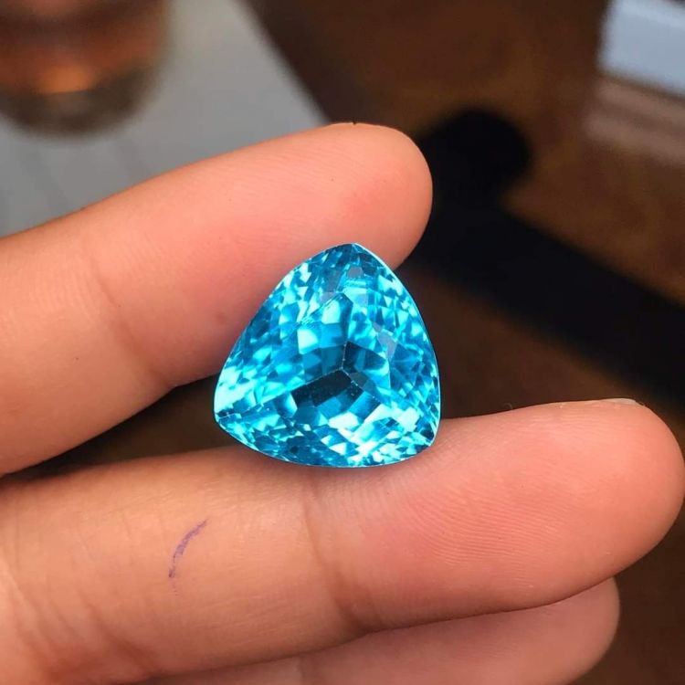 လက်ဝတ်ရတနာနှင့် နာရီများ - natural swiss blue topaz 💙💙 Price in Myanmar ...