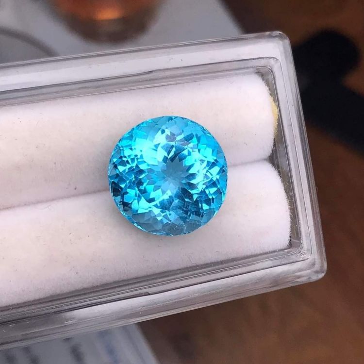 လက်ဝတ်ရတနာနှင့် နာရီများ - natural swiss blue topaz 💙💙 Price in Myanmar ...