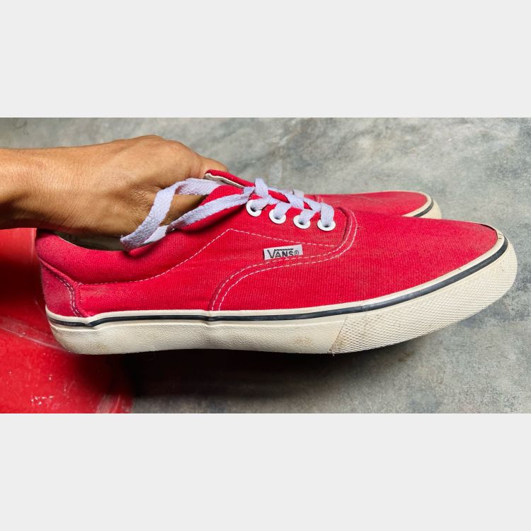 အဝတ်အထည်နှင့် အဆင်တန်ဆာများ - vans new skool Price in Myanmar ...